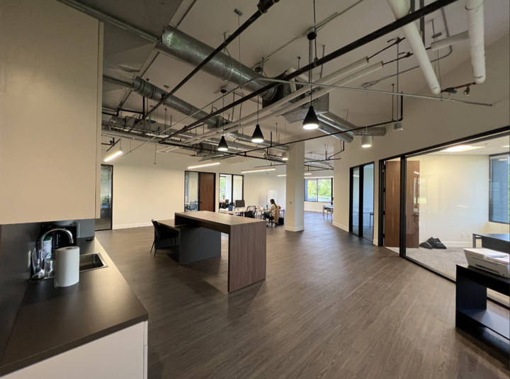 Amalfi Jets opens new corporate office