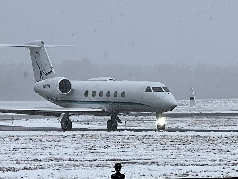 Private jet rentals - how to, including pricing, safety standards and more