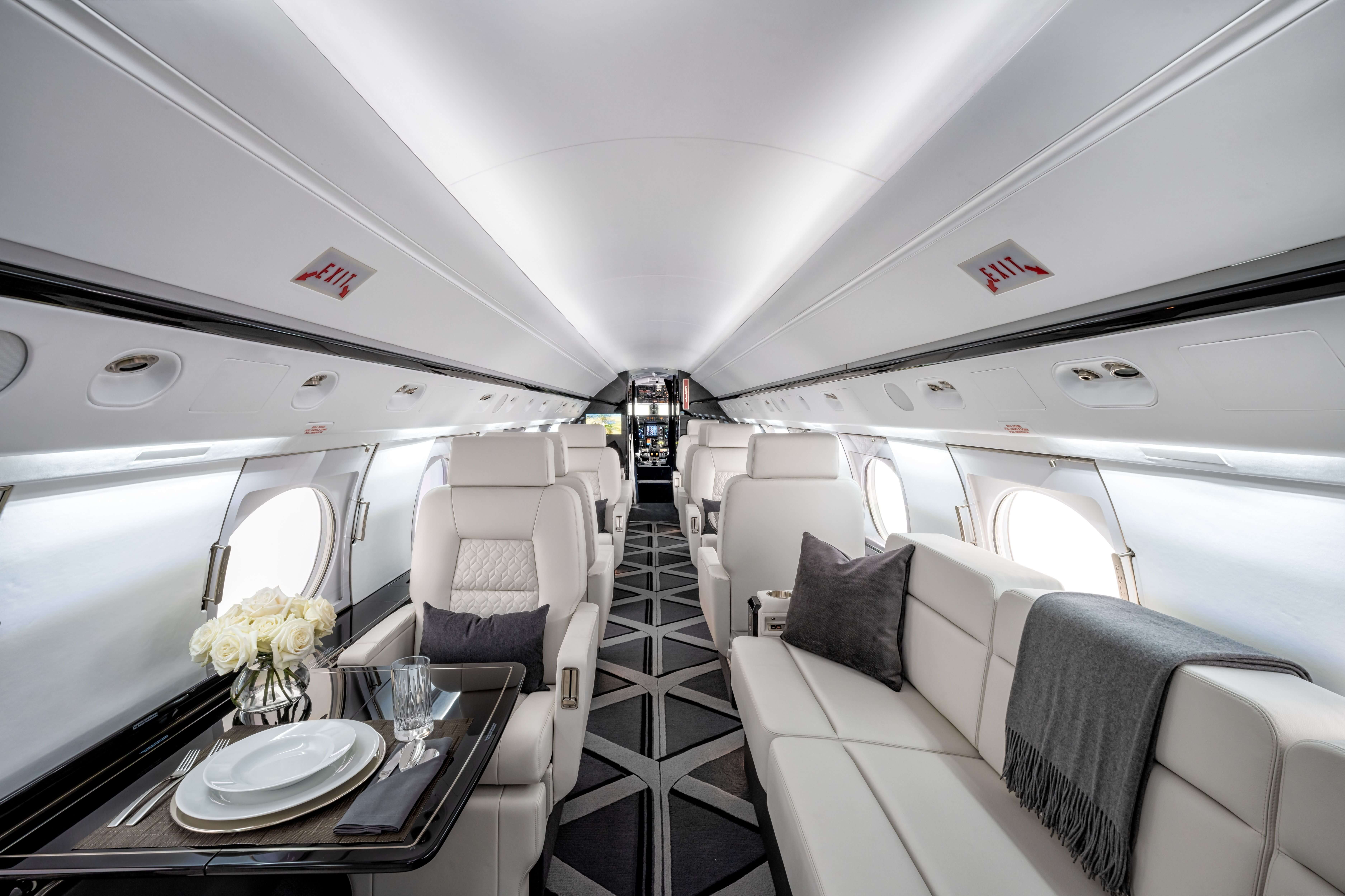 Jet Edge adds 27 Challenger 300/350/650s, Gulfstream G450s