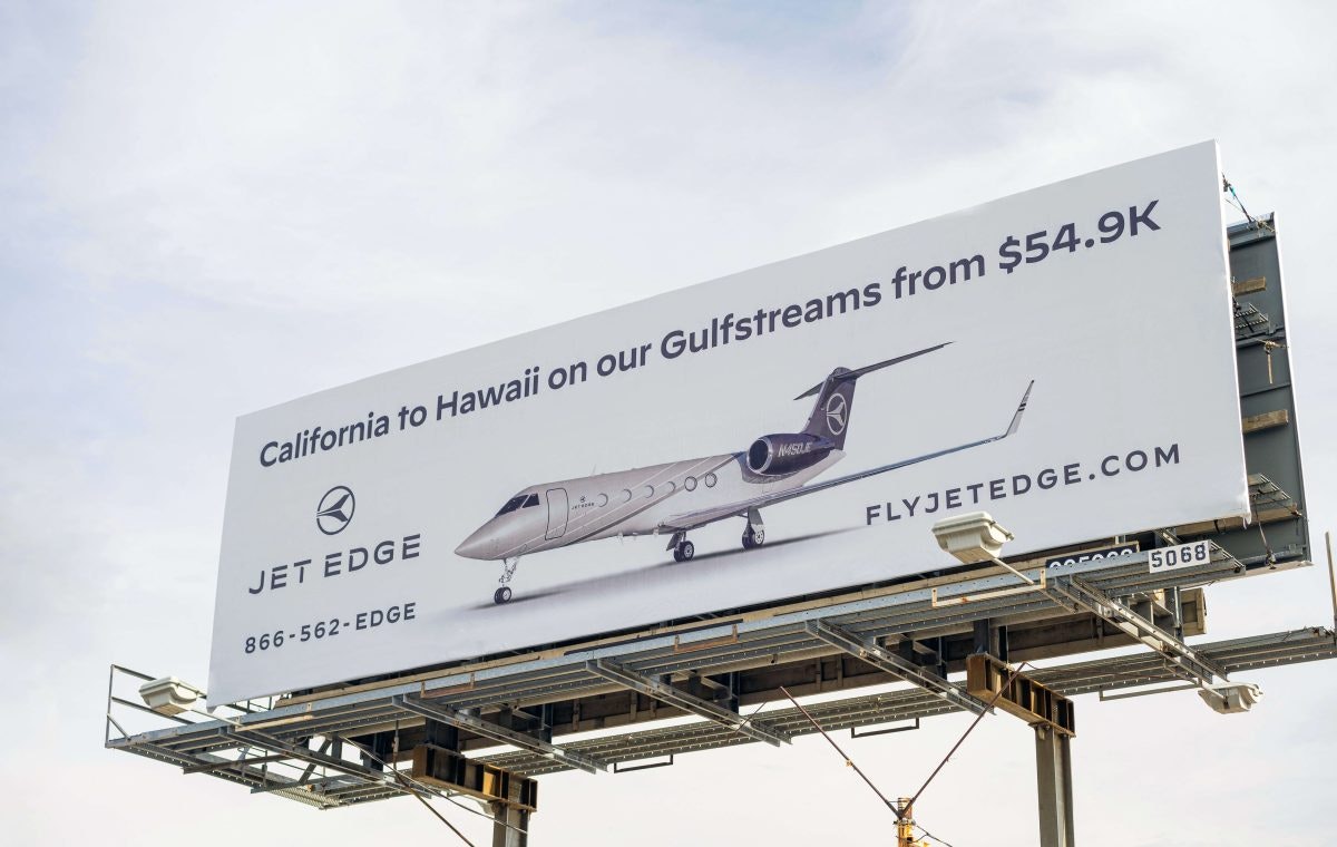 Jet Edge targets NetJets, Flexjet with VNY billboards