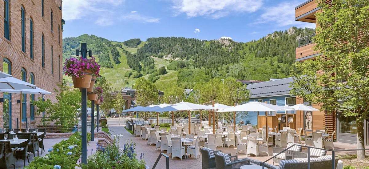 Find the lowest confirmed private jet costs to Aspen in minutes