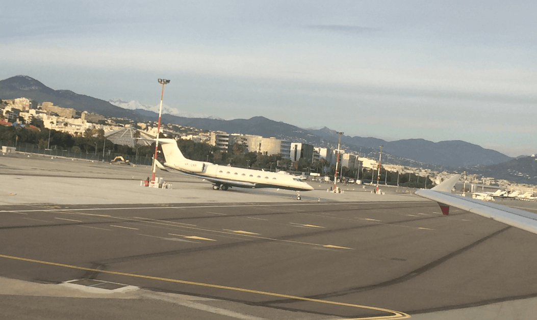 Executive Jet Management joins NetJets halting jet card sales